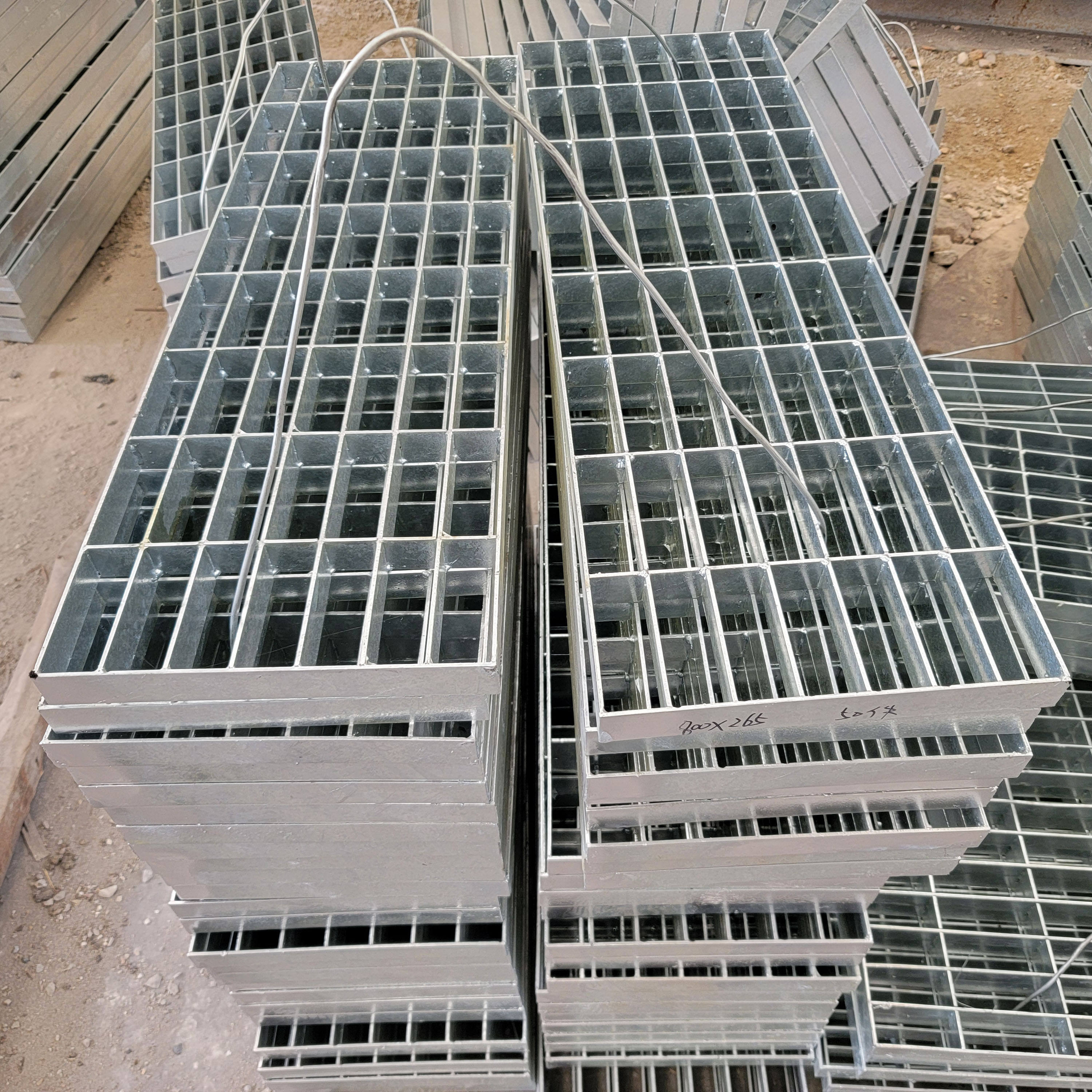 Galvanized Steel Grating for Platform Steel/Metal Flooring Walkway HDG ...