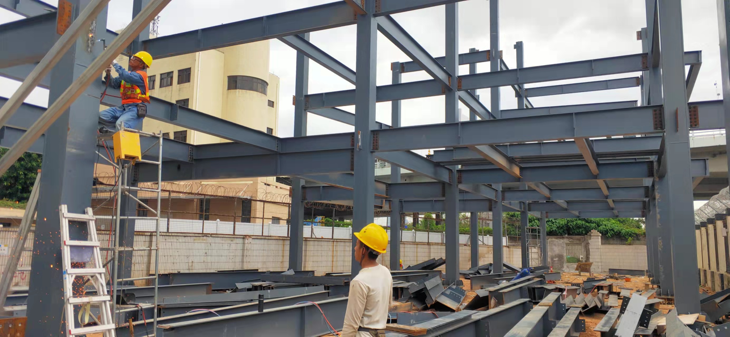 Pre Engineered Building Structure - Guangdong Liyou Steel Structure Co ...